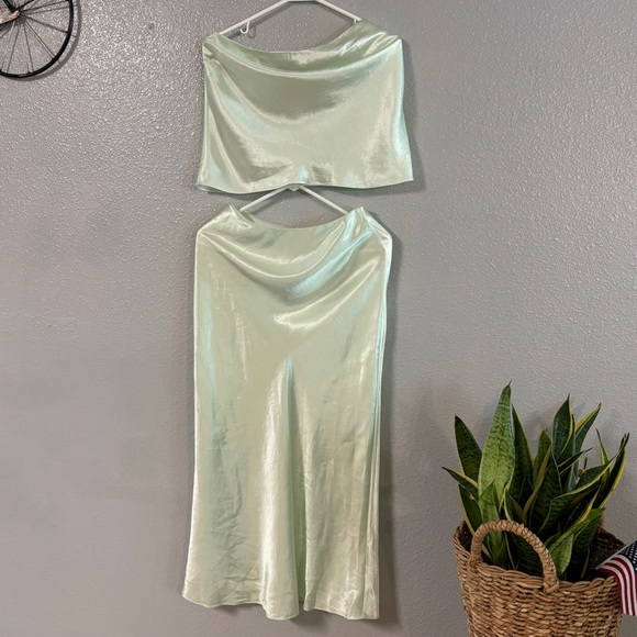 Babaton | Skirts | Babaton By Aritzia Satin 2piece Set Top Skirt Mint ...
